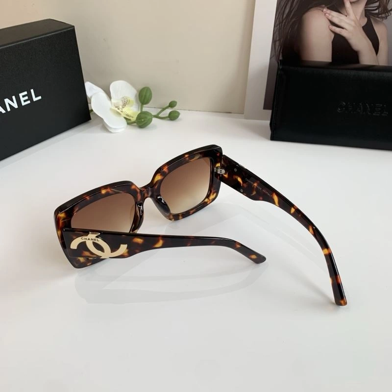 Top mirror Chanel Sunglasses