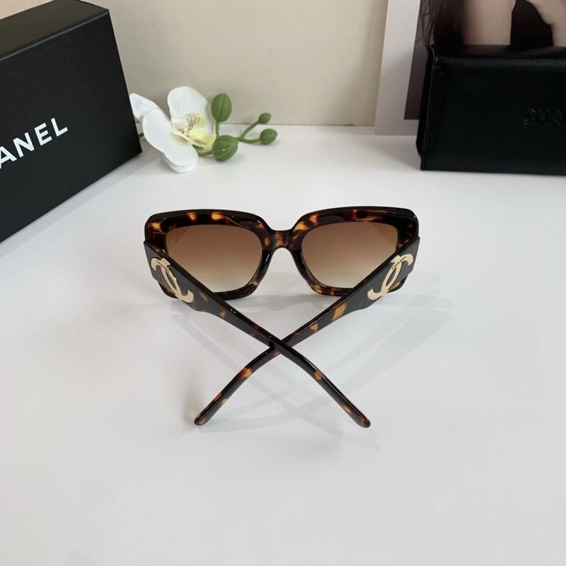 Top mirror Chanel Sunglasses