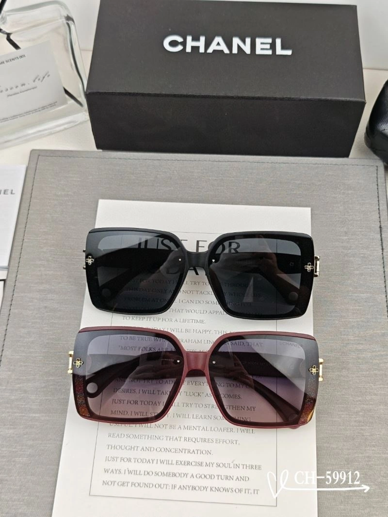 Top mirror Chanel Sunglasses