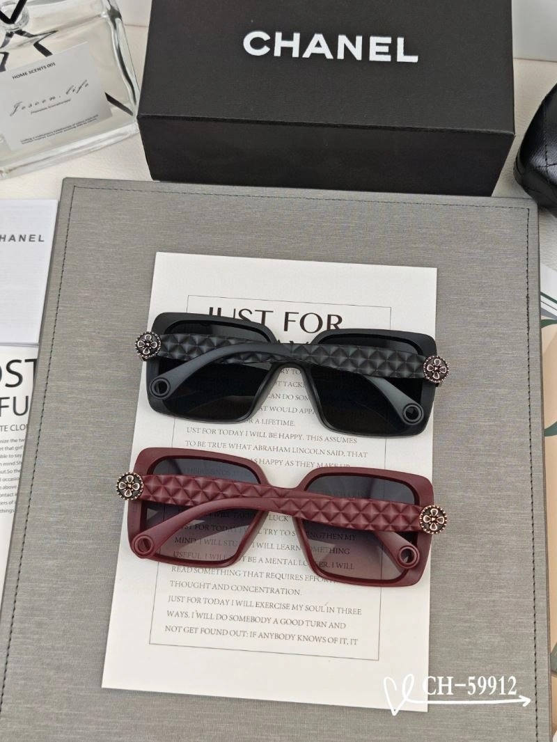 Top mirror Chanel Sunglasses