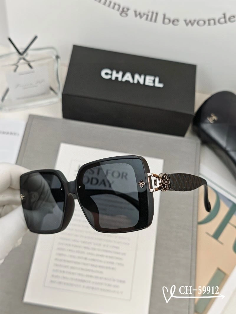 Top mirror Chanel Sunglasses