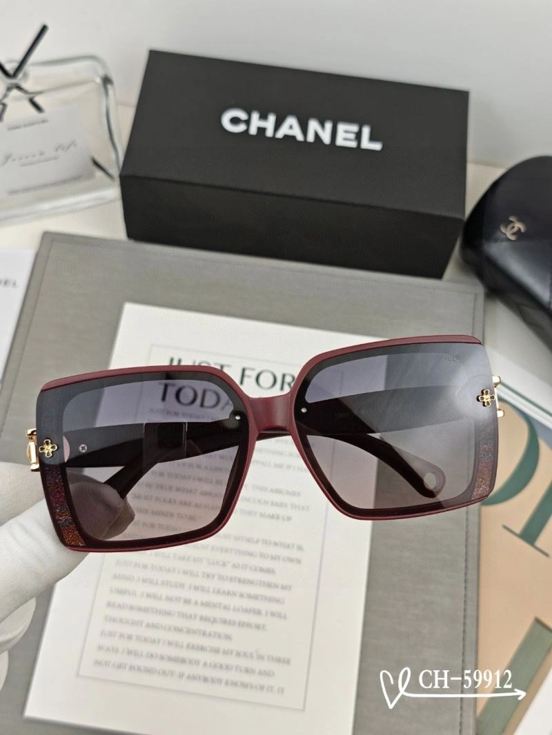 Top mirror Chanel Sunglasses