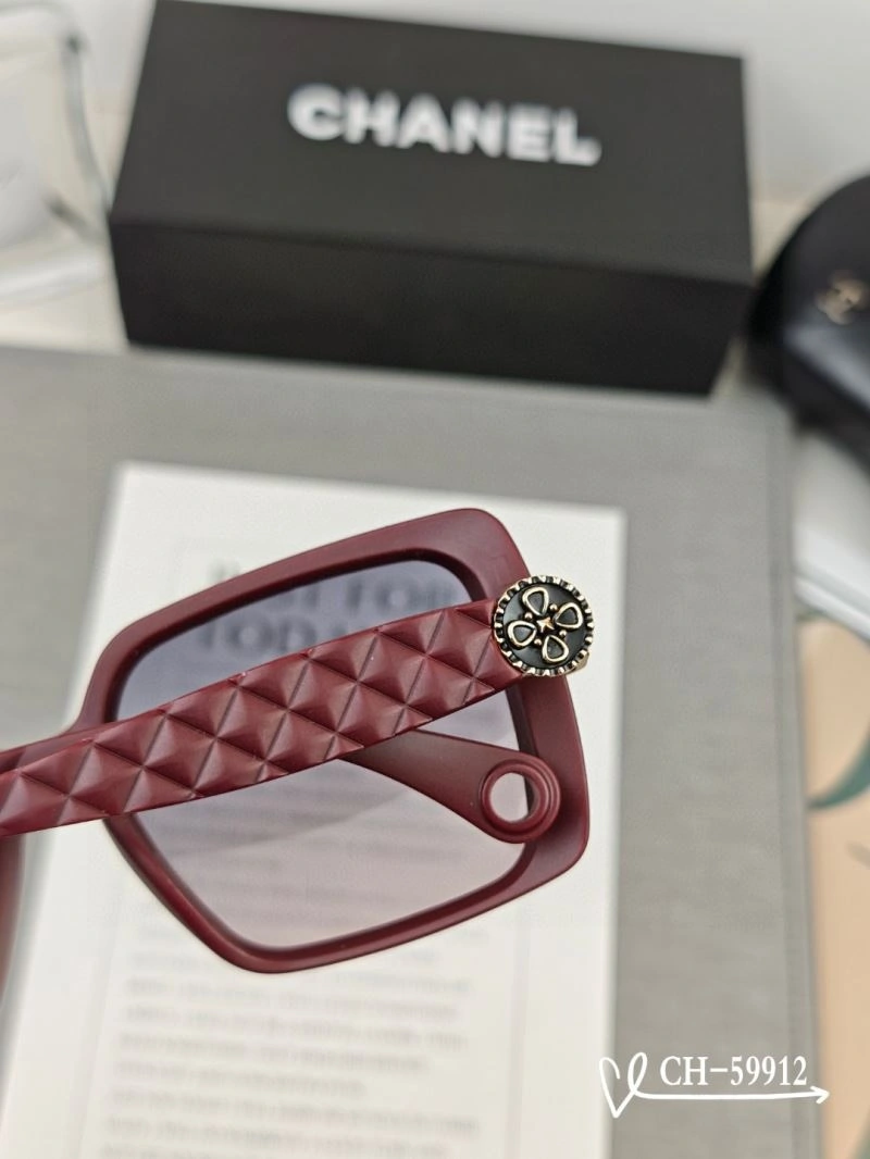 Top mirror Chanel Sunglasses