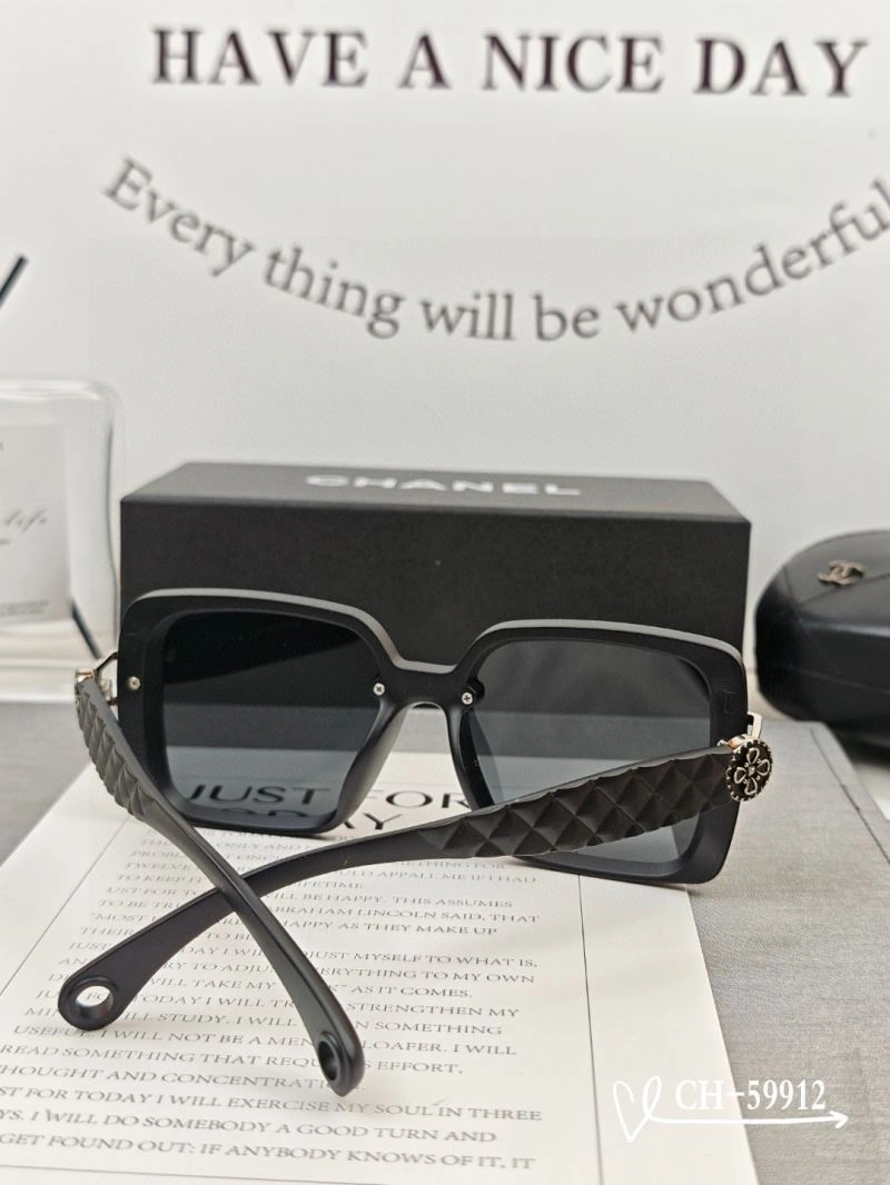 Top mirror Chanel Sunglasses