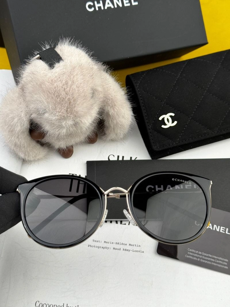 Exact replica Chanel Sunglasses