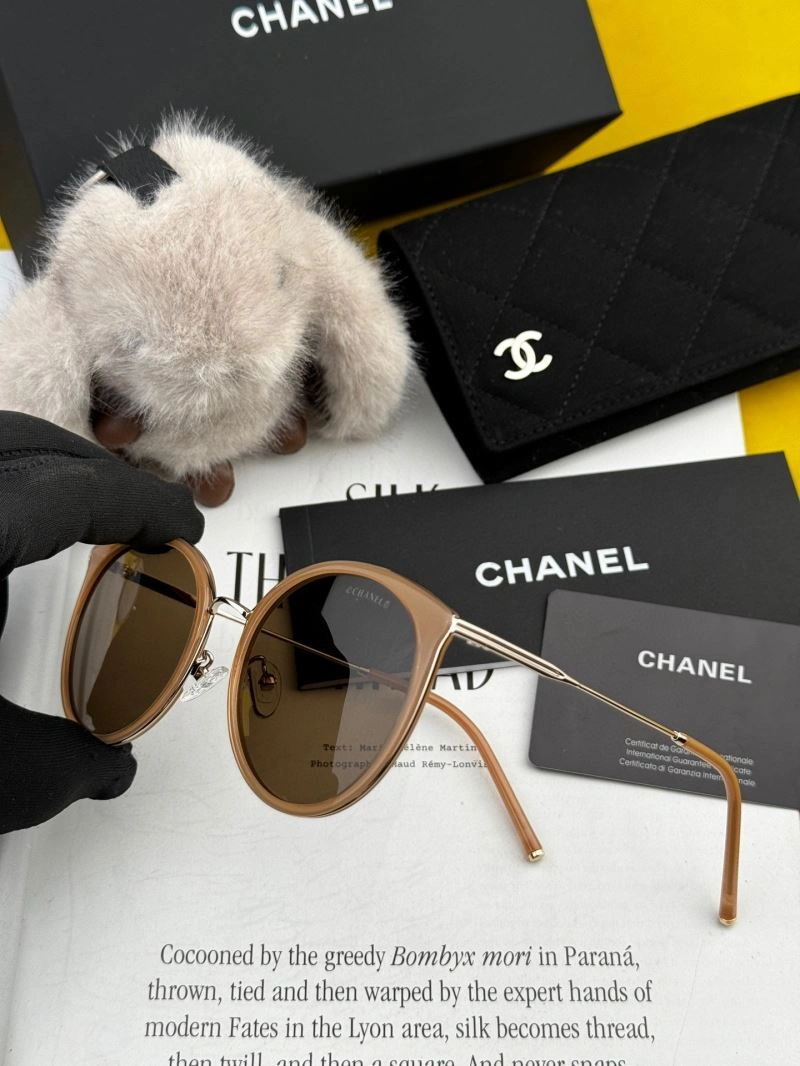 Exact replica Chanel Sunglasses
