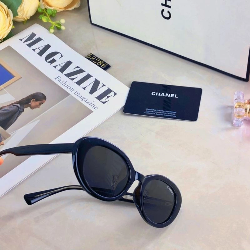 Top mirror Chanel Sunglasses
