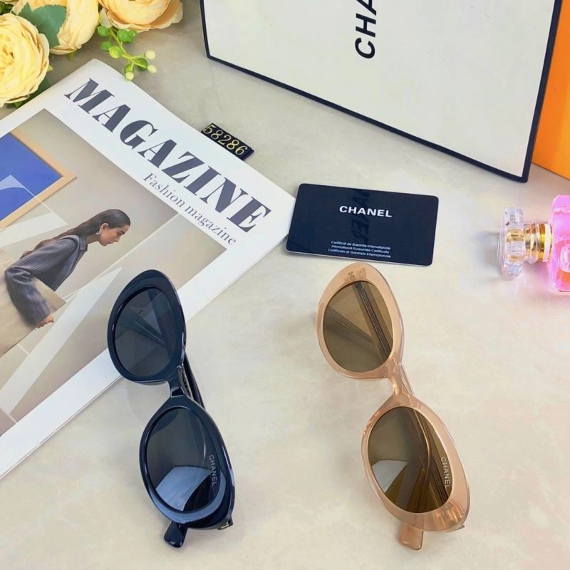 Top mirror Chanel Sunglasses