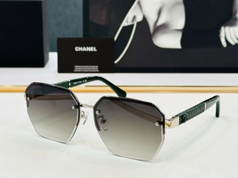 Top match Chanel Sunglasses