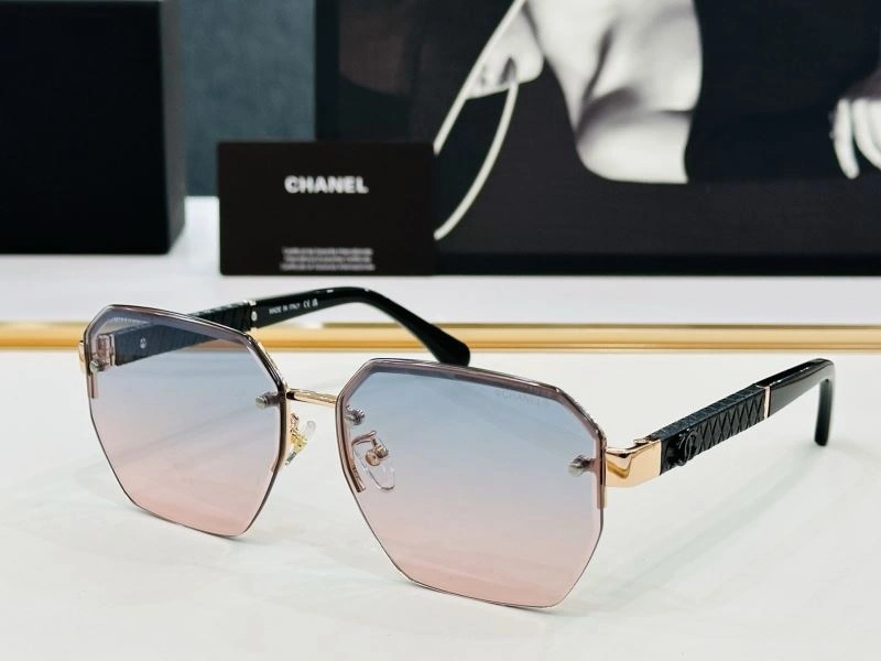 Top match Chanel Sunglasses