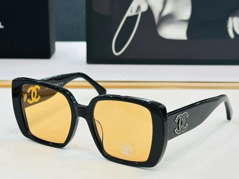 Accurate model Chanel Sunglasses