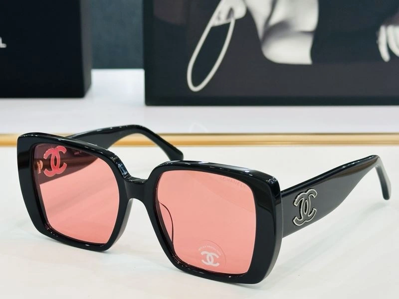 Accurate model Chanel Sunglasses