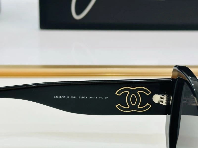 Accurate model Chanel Sunglasses