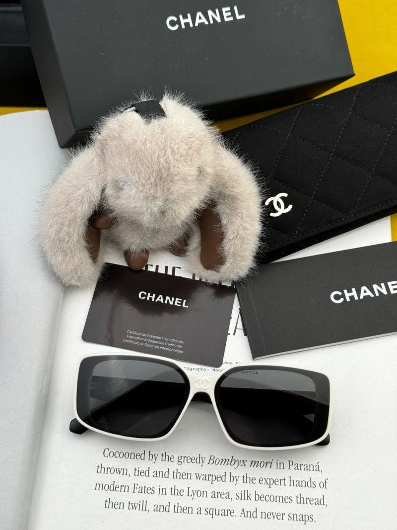 Accurate model Chanel Sunglasses