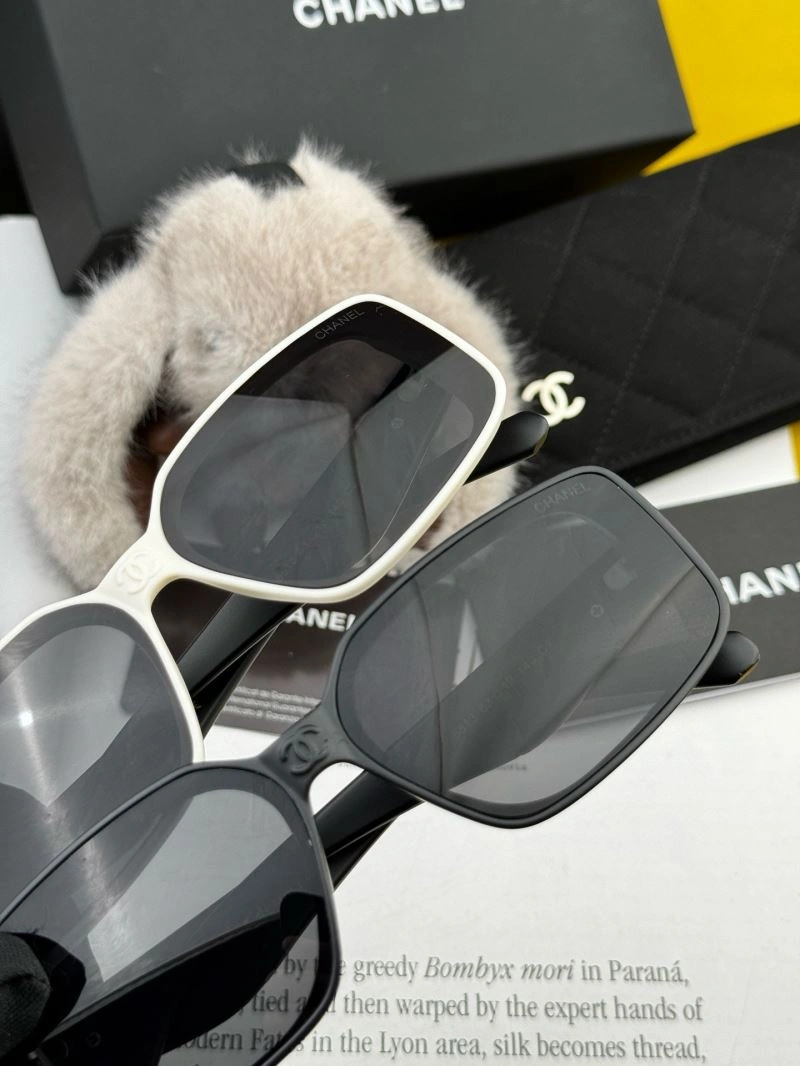 Accurate model Chanel Sunglasses