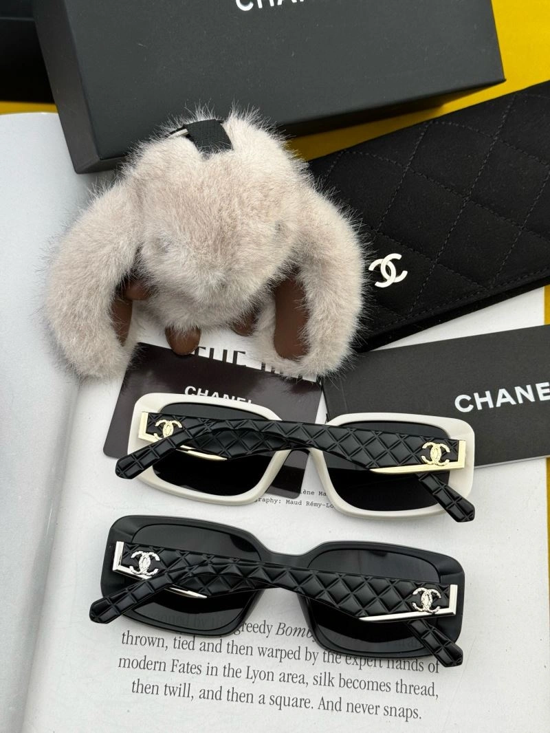 Accurate model Chanel Sunglasses
