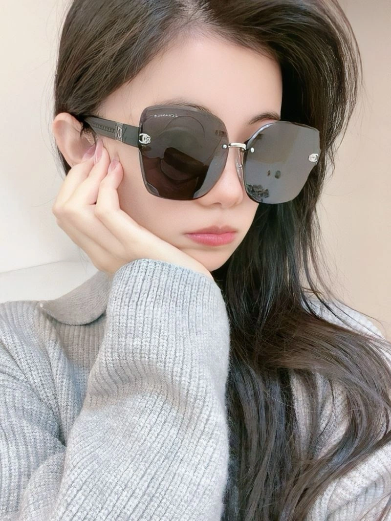 Accurate model Chanel Sunglasses