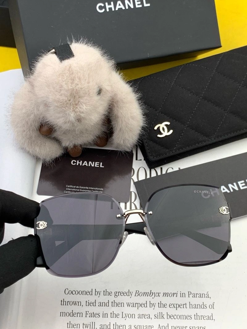 Accurate model Chanel Sunglasses