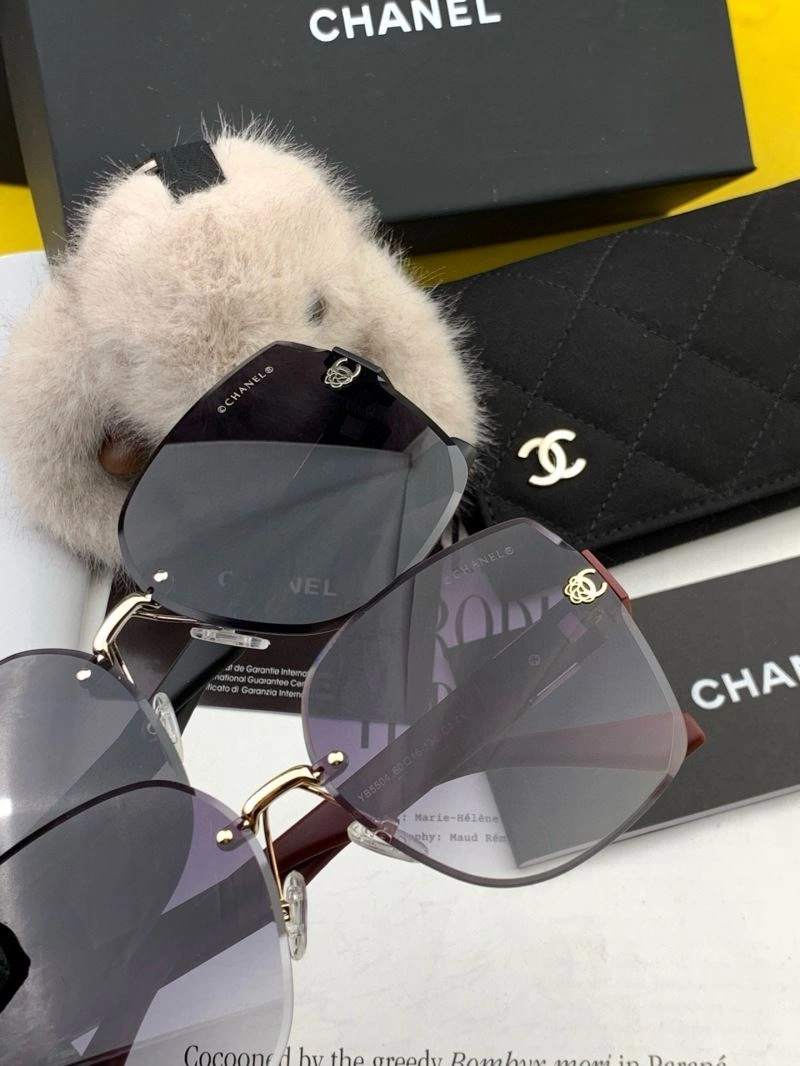 Accurate model Chanel Sunglasses