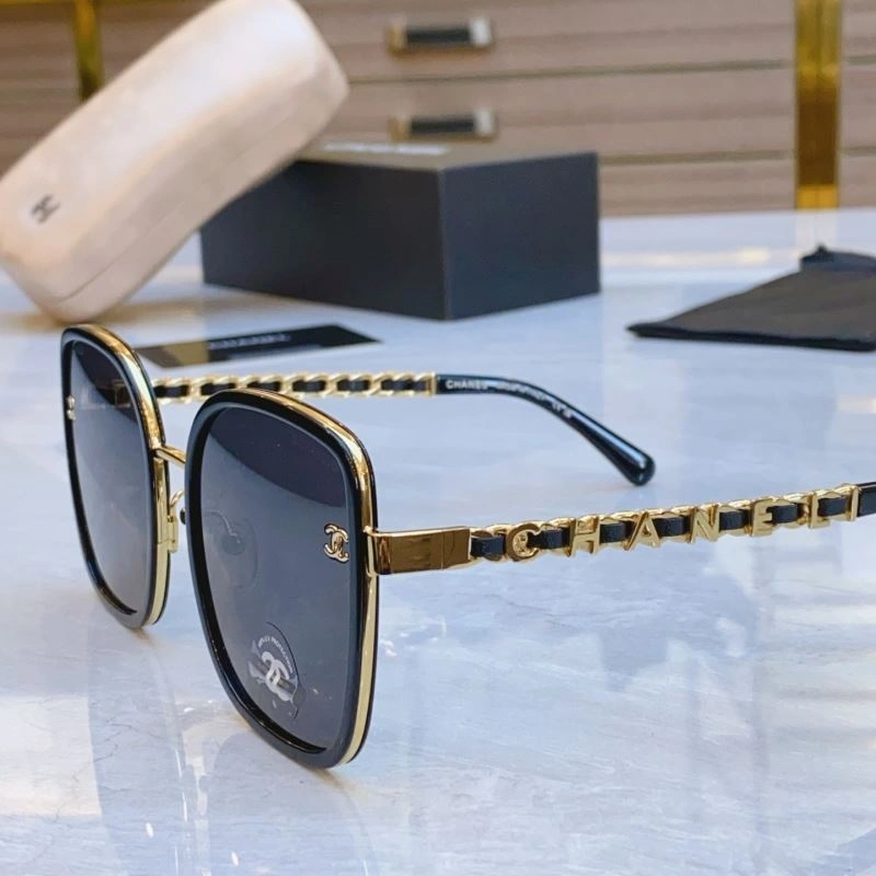 Top match Chanel Sunglasses
