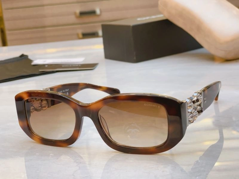 Exact replica Chanel Sunglasses