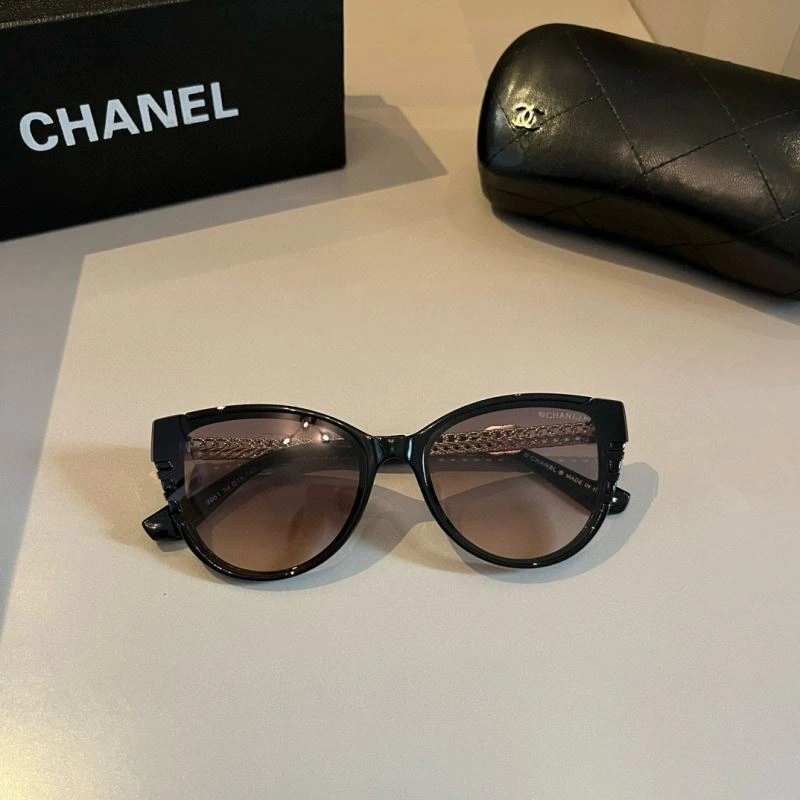 Top mirror Chanel Sunglasses