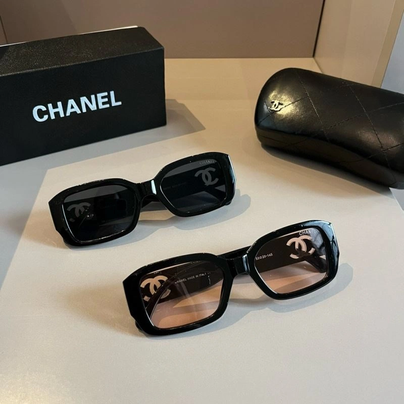 Top mirror Chanel Sunglasses
