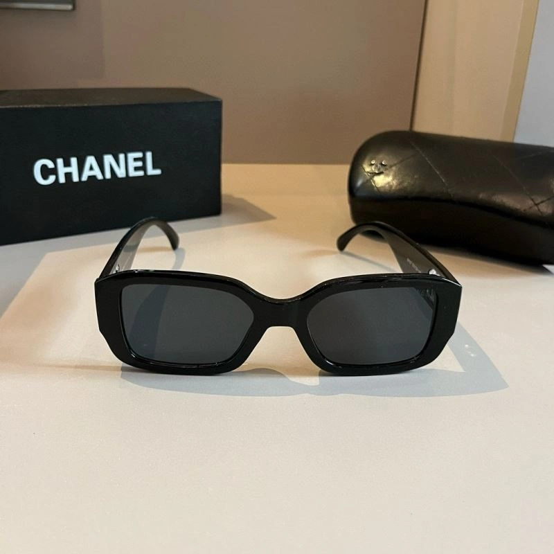Top mirror Chanel Sunglasses