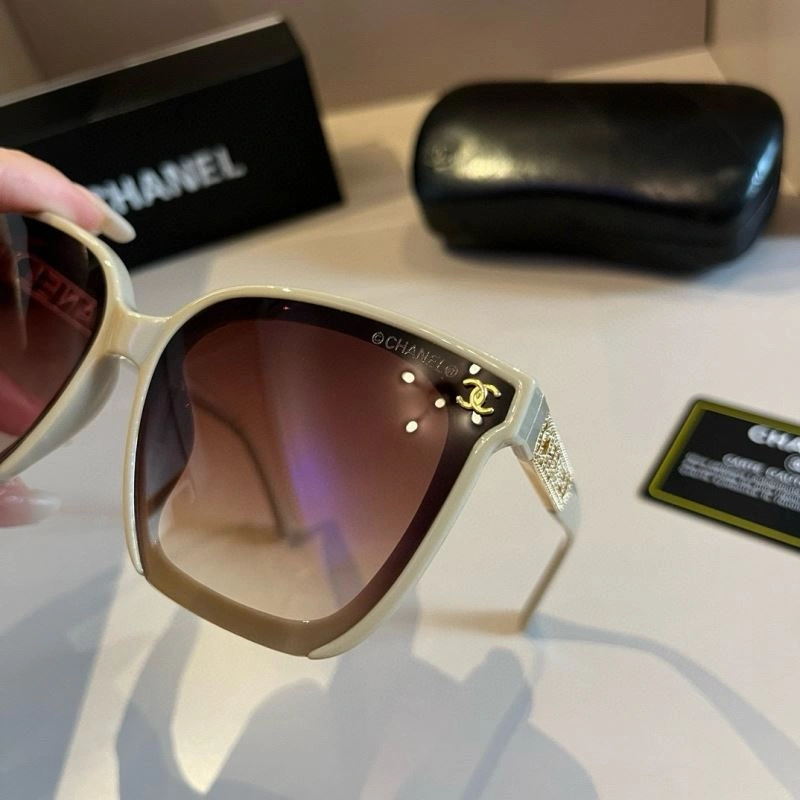 Exact replica Chanel Sunglasses
