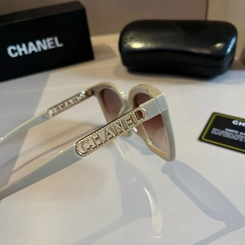 Exact replica Chanel Sunglasses