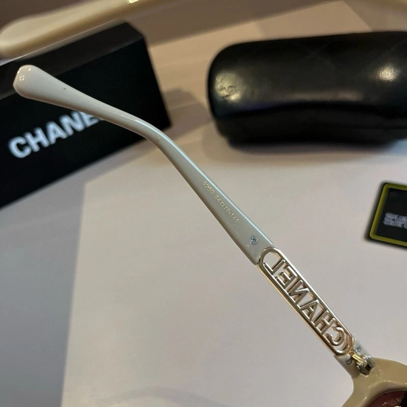 Exact replica Chanel Sunglasses