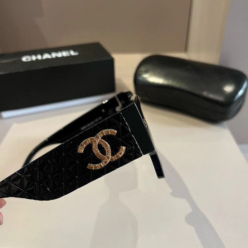 Low-cost Chanel Sunglasses