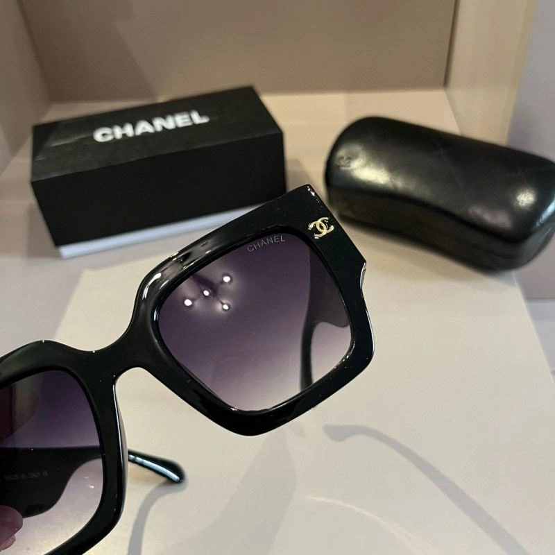 Low-cost Chanel Sunglasses