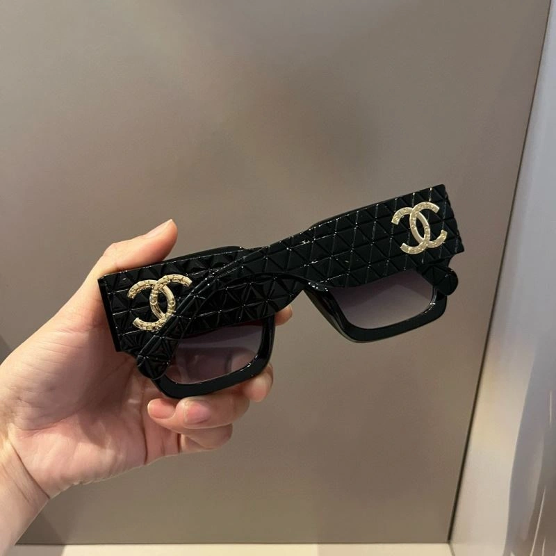 Low-cost Chanel Sunglasses
