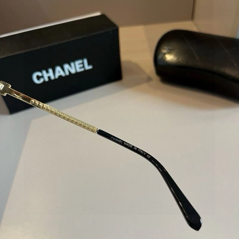 Low-cost Chanel Sunglasses