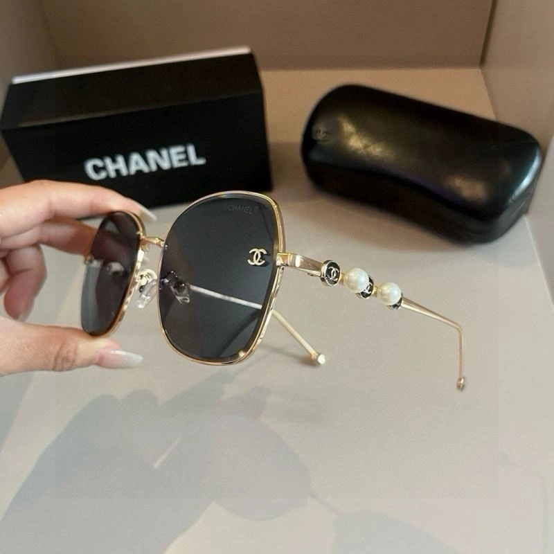 Top match Chanel Sunglasses