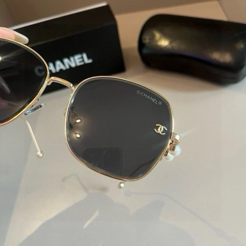 Top match Chanel Sunglasses