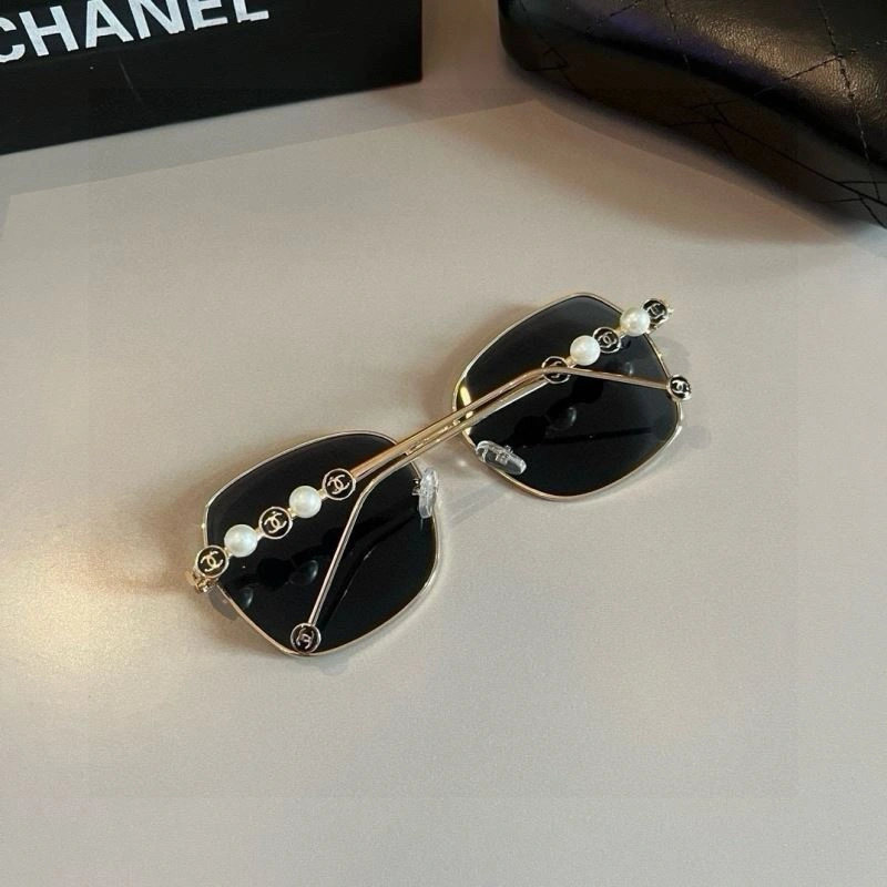 Top match Chanel Sunglasses