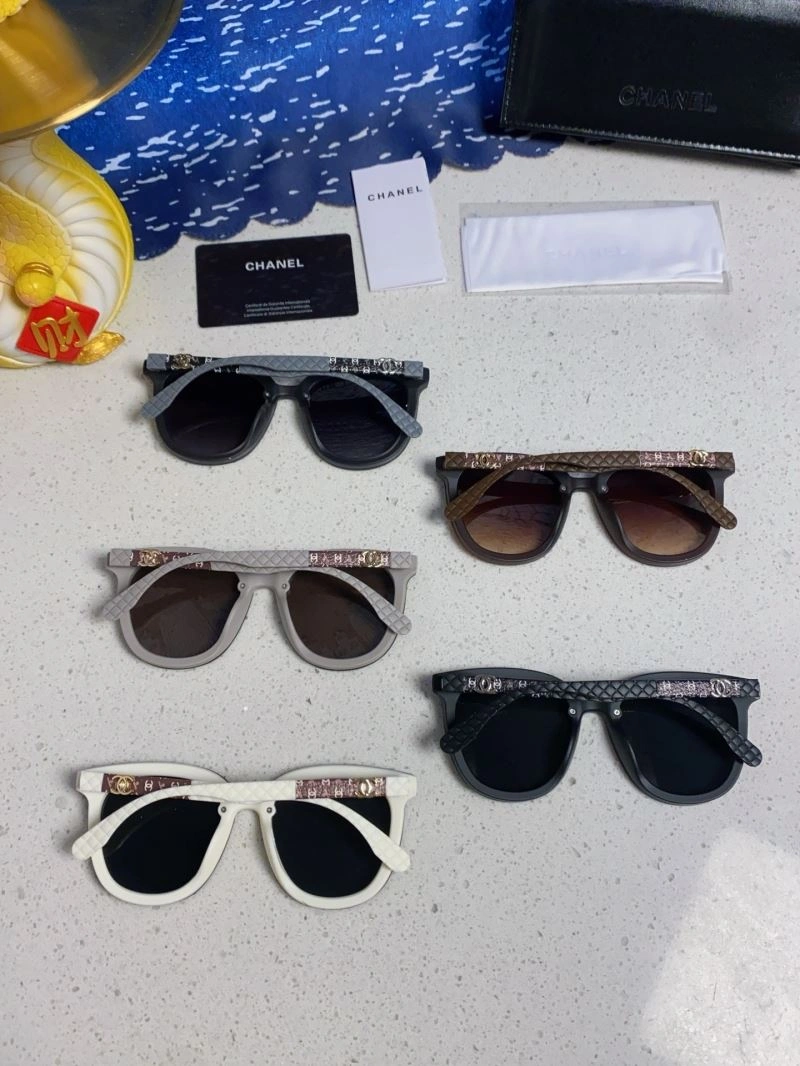 Top mirror Chanel Sunglasses