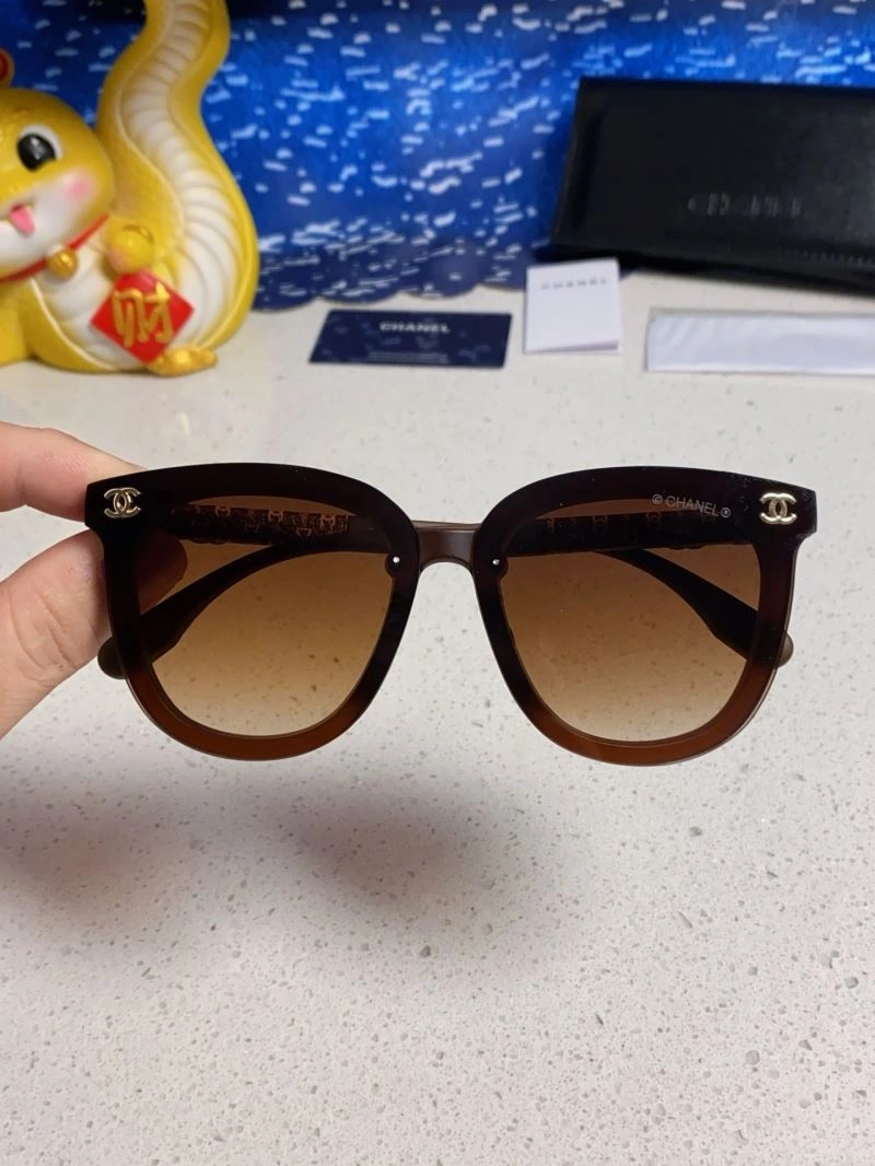 Top mirror Chanel Sunglasses