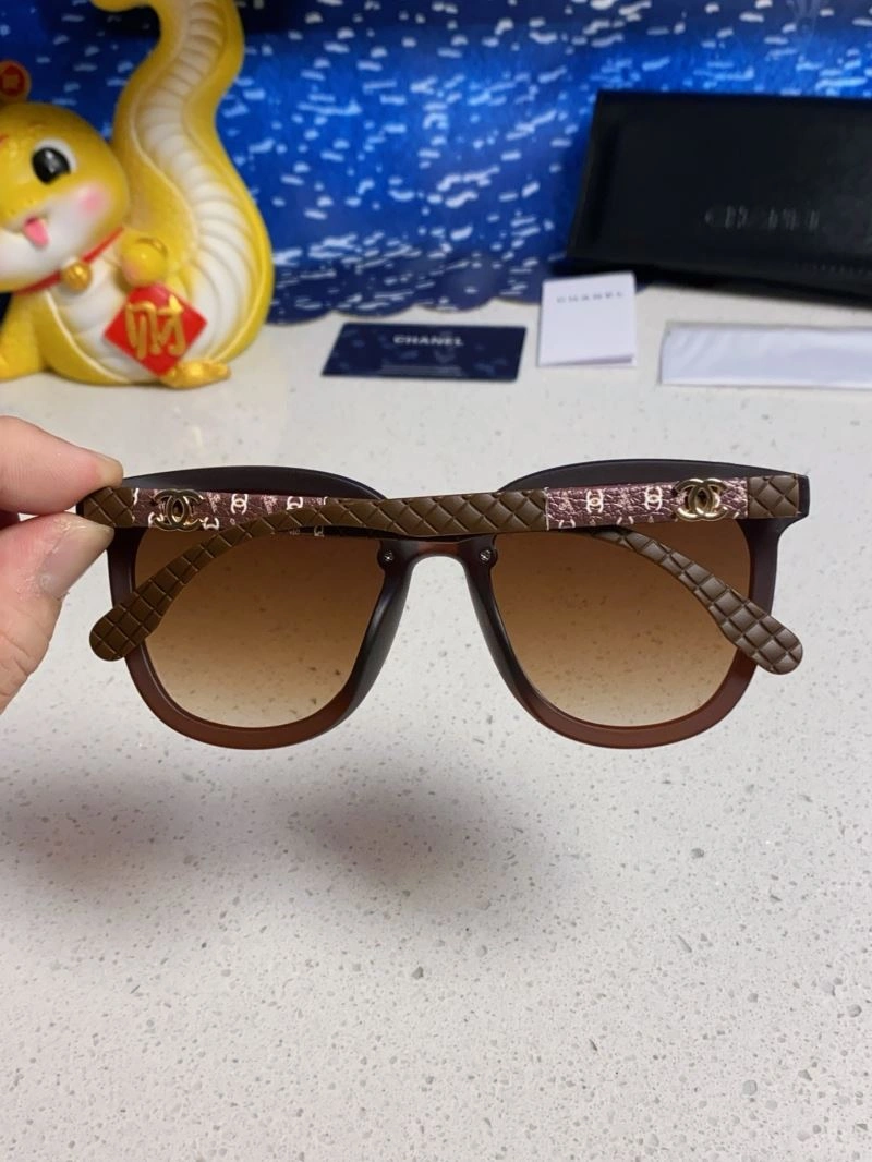 Top mirror Chanel Sunglasses