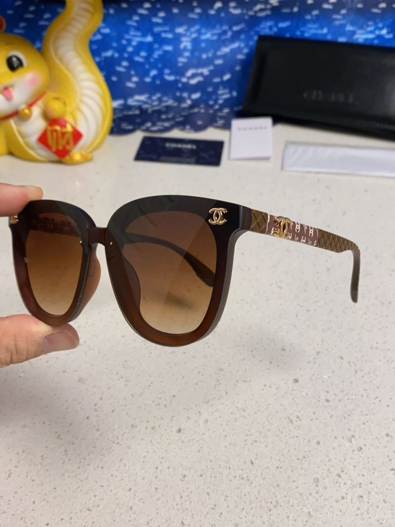 Top mirror Chanel Sunglasses