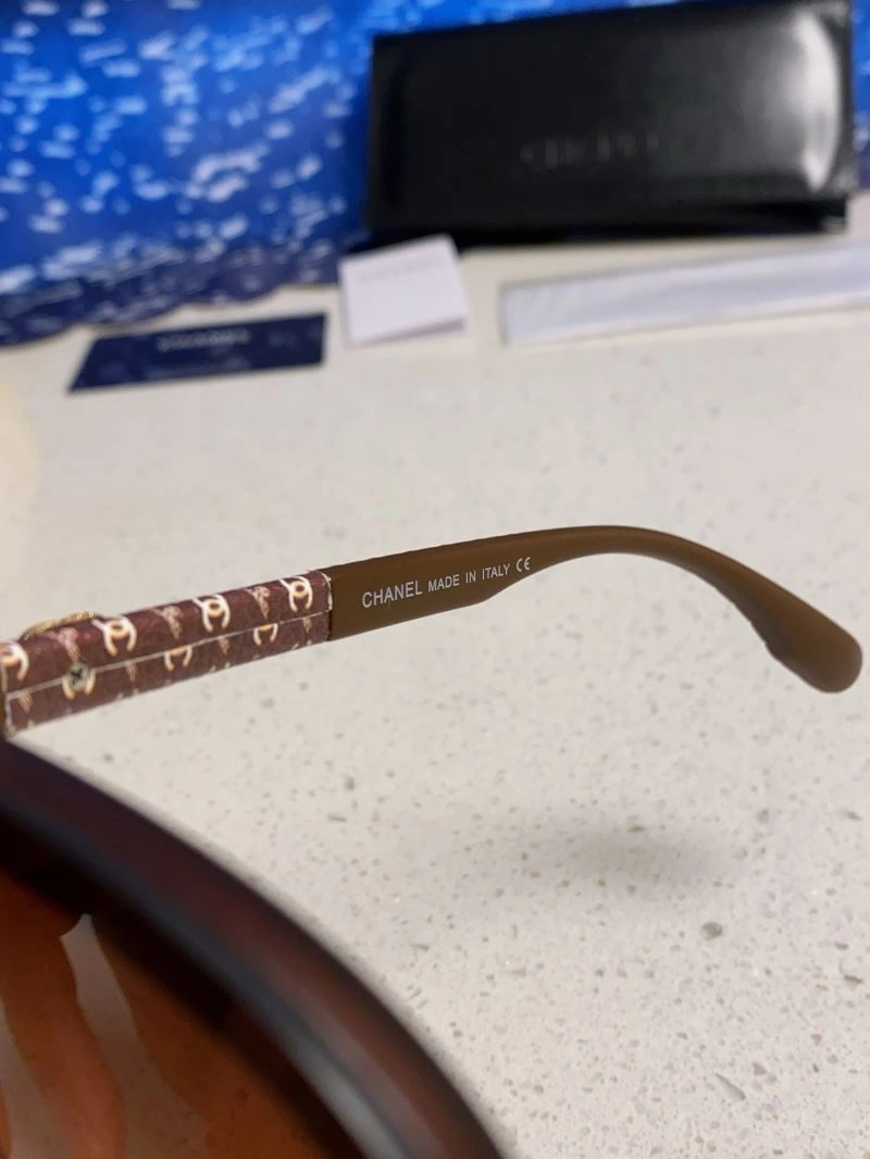 Top mirror Chanel Sunglasses