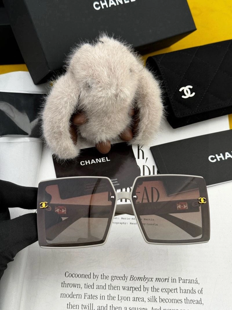 Top match Chanel Sunglasses