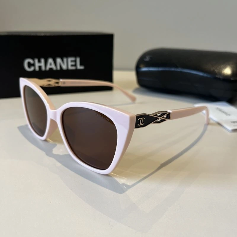 Top mirror Chanel Sunglasses