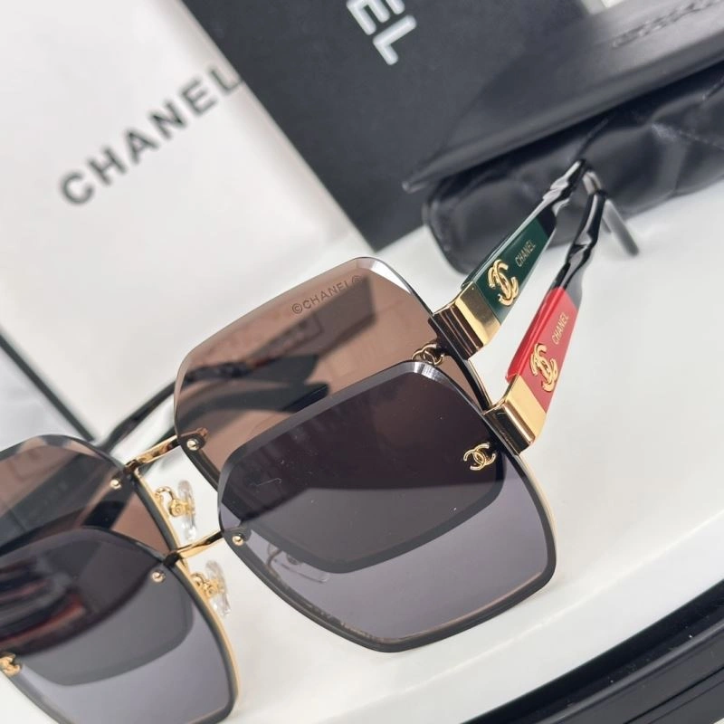 Low-cost Chanel Sunglasses