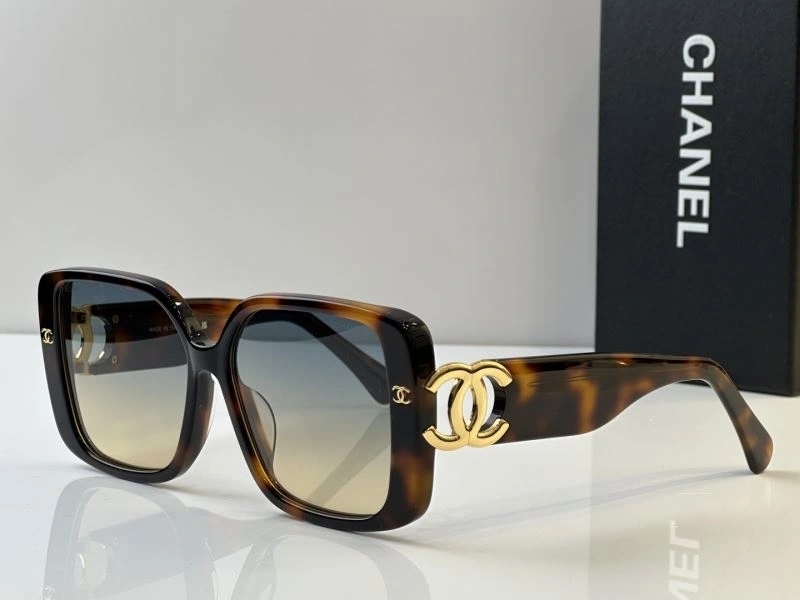 Top match Chanel Sunglasses