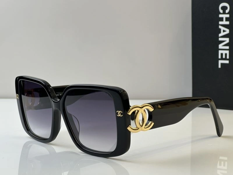 Top match Chanel Sunglasses