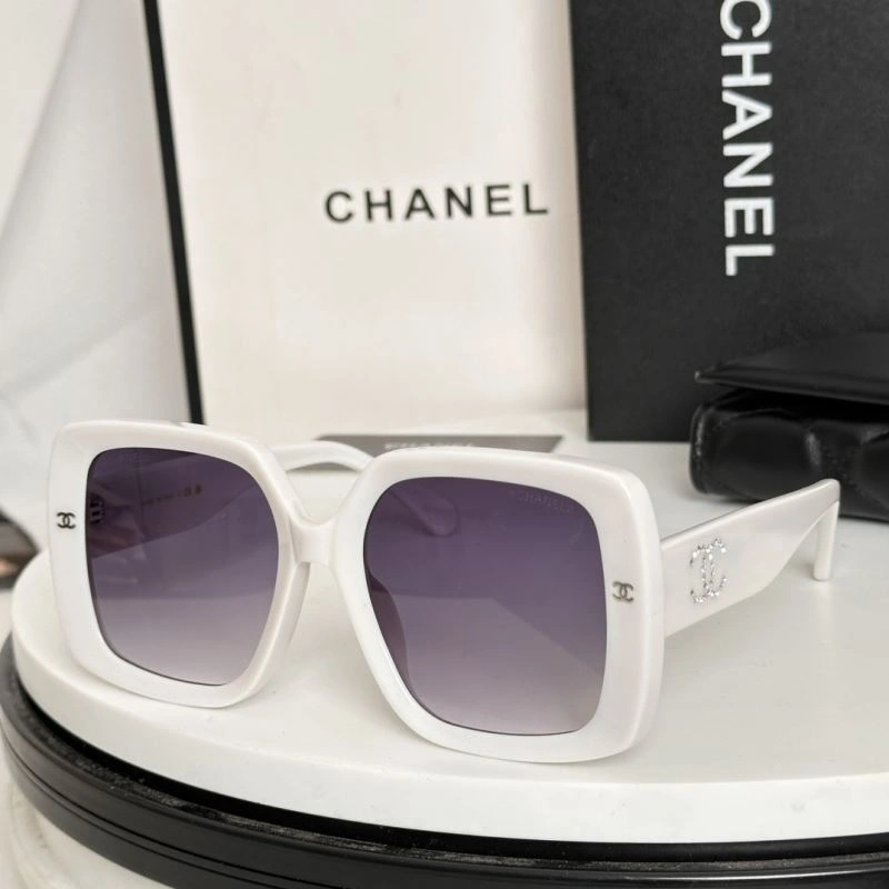 Top match Chanel Sunglasses