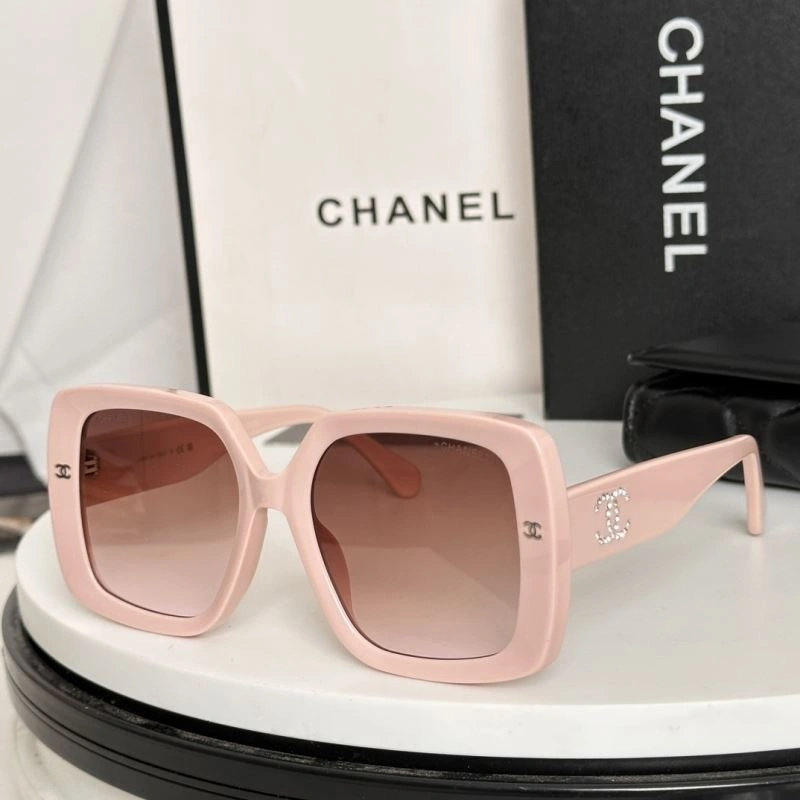 Top match Chanel Sunglasses